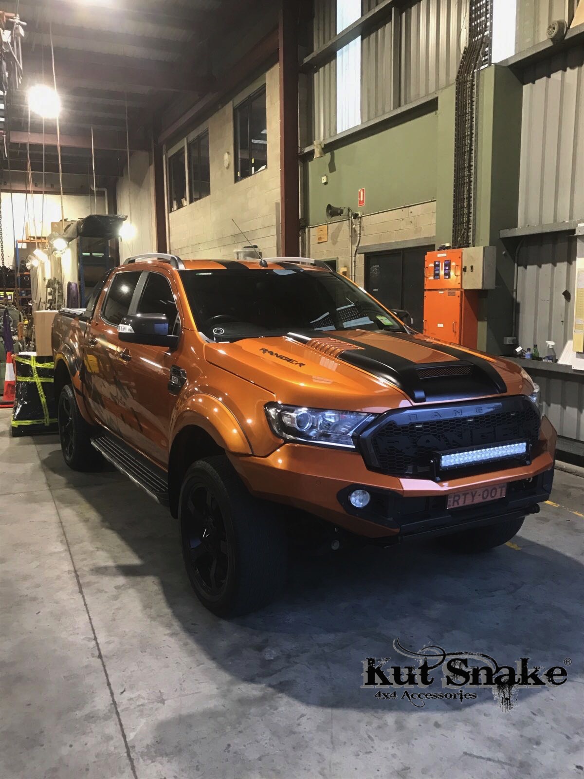 Kut-Snake hoodscoop Ranger PX3 by Adventure Trucks